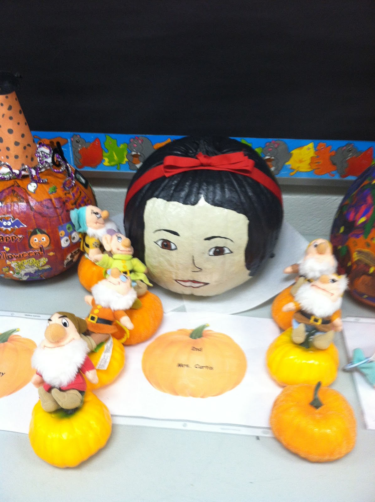 Young & Lively Kindergarten: Pumpkin Decorating Contest